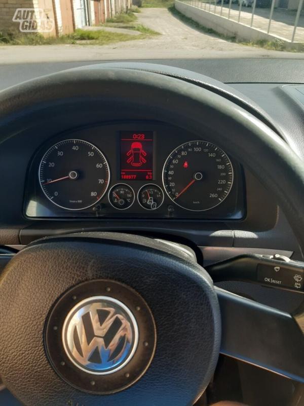 Pelēks Volkswagen Touran 2006 Šauļi, ar dzinēja tilpumu 1.40 L un nobraukumu 193 tūkst. km par 2255 €, foto 9 vietnē AUTOMOTO.COM.LV