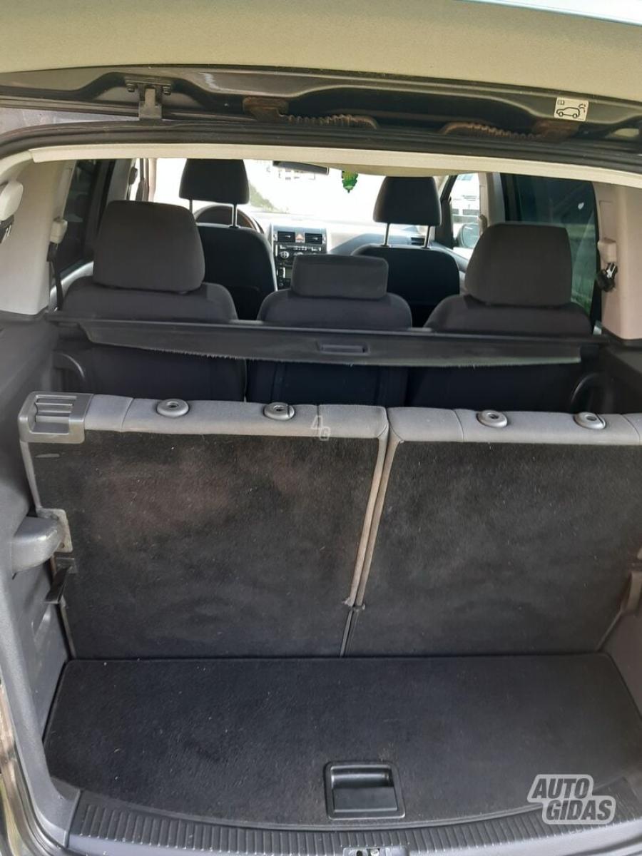 Grey Volkswagen Touran 2006 in Siauliai, with an engine capacity of 1.40 L and mileage of 193 thousand km for 2255 €, photo 3 on AUTOMOTO.COM.LV