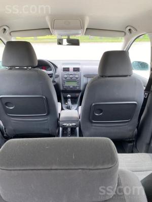 Grey Volkswagen Touran 2006 in Valmiera, with an engine capacity of 2.00 L and mileage of 288 thousand km for 920 €, photo 7 on AUTOMOTO.COM.LV