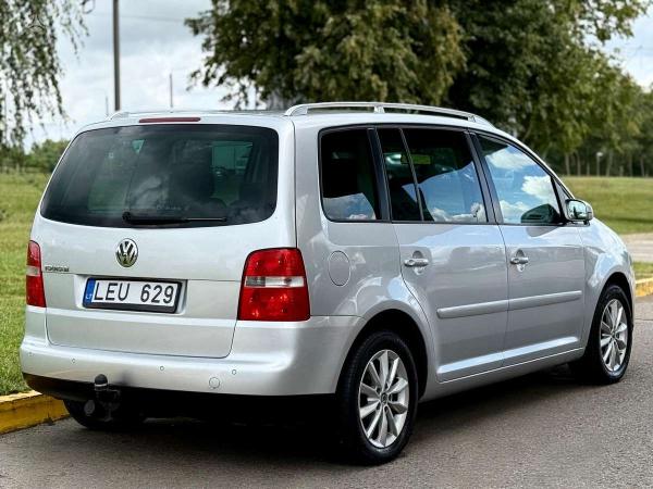 Pelēks Volkswagen Touran 2006 Kauņa, ar dzinēja tilpumu 1.97 L un nobraukumu 288 tūkst. km par 2500 €, foto 4 vietnē AUTOMOTO.COM.LV