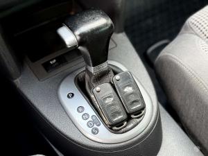Pelēks Volkswagen Touran 2006 Kauņa, ar dzinēja tilpumu 1.97 L un nobraukumu 288 tūkst. km par 2500 €, foto 13 vietnē AUTOMOTO.COM.LV