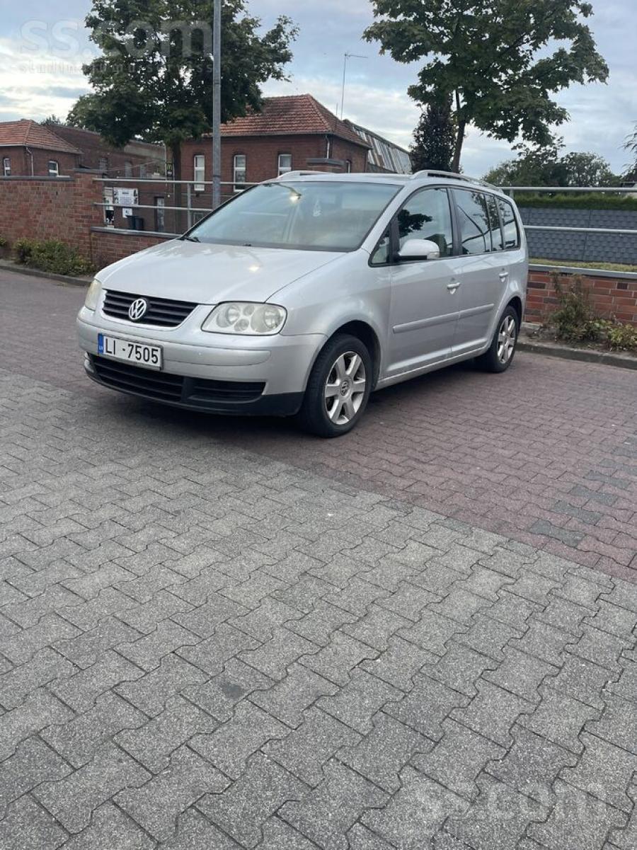 Pelēks Volkswagen Touran 2006 Jēkabpils, ar dzinēja tilpumu 1.90 L un nobraukumu 325 tūkst. km par 1400 €, foto 1 vietnē AUTOMOTO.COM.LV