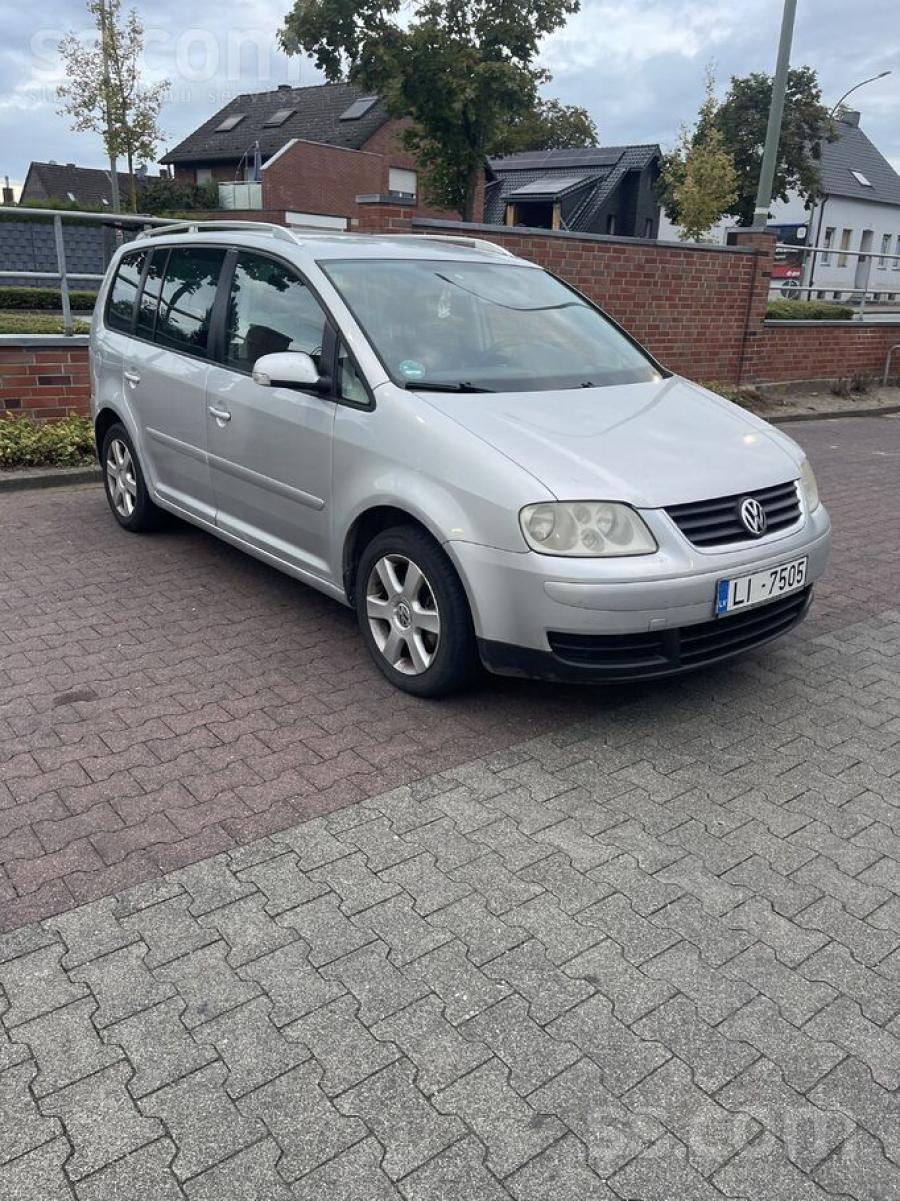 Pelēks Volkswagen Touran 2006 Jēkabpils, ar dzinēja tilpumu 1.90 L un nobraukumu 325 tūkst. km par 1400 €, foto 4 vietnē AUTOMOTO.COM.LV