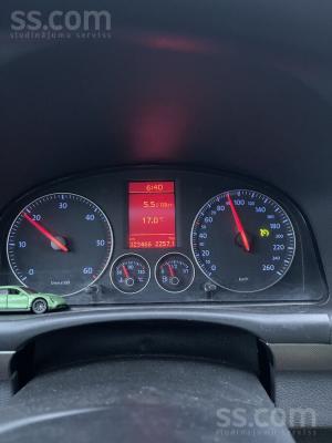 Pelēks Volkswagen Touran 2006 Jēkabpils, ar dzinēja tilpumu 1.90 L un nobraukumu 325 tūkst. km par 1400 €, foto 7 vietnē AUTOMOTO.COM.LV