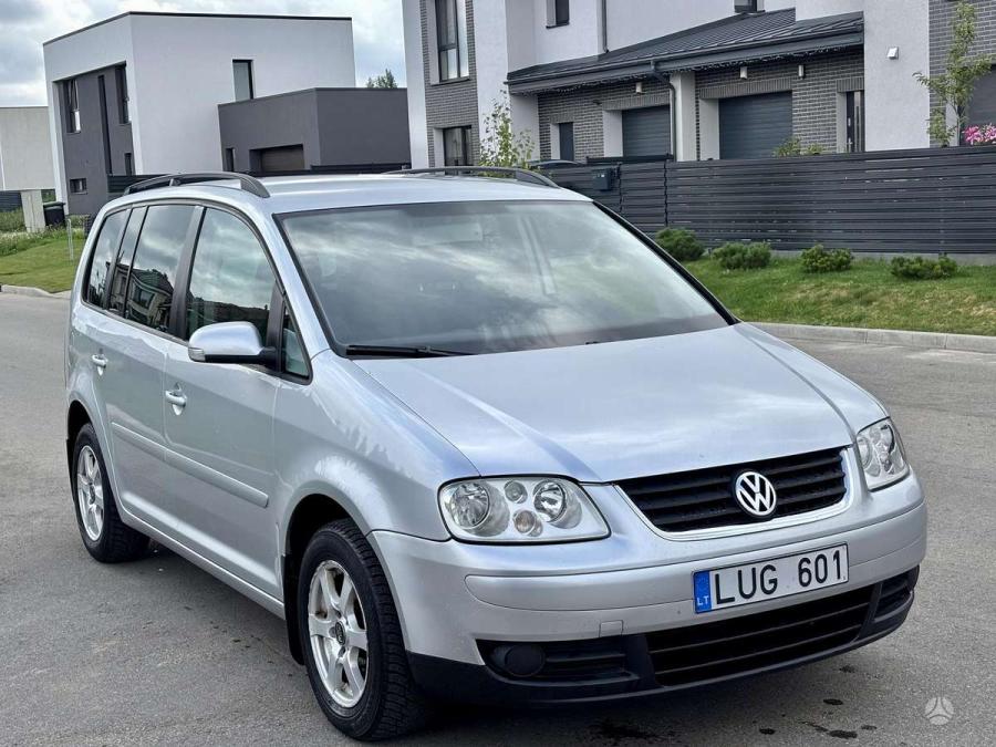 Grey Volkswagen Touran 2006 in Vilnius, with an engine capacity of 1.90 L and mileage of 288 thousand km for 2700 €, photo 10 on AUTOMOTO.COM.LV