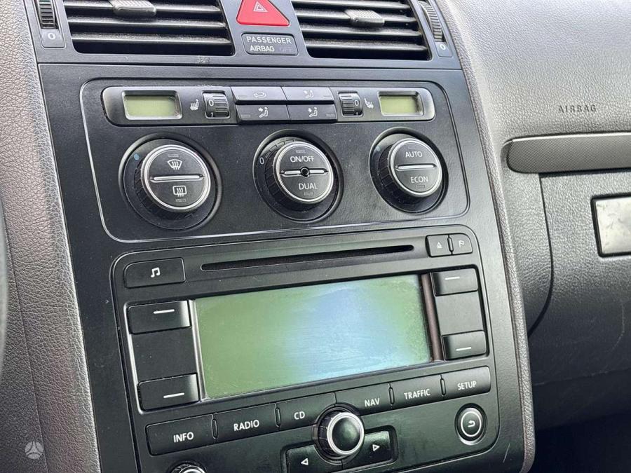 Grey Volkswagen Touran 2006 in Vilnius, with an engine capacity of 1.90 L and mileage of 288 thousand km for 2700 €, photo 13 on AUTOMOTO.COM.LV