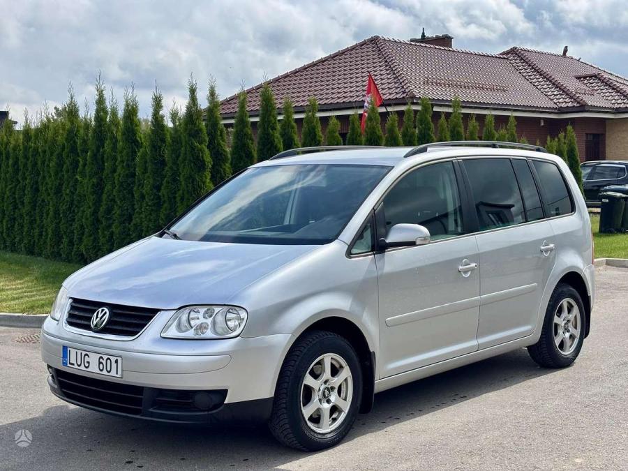 Grey Volkswagen Touran 2006 in Vilnius, with an engine capacity of 1.90 L and mileage of 288 thousand km for 2700 €, photo 1 on AUTOMOTO.COM.LV