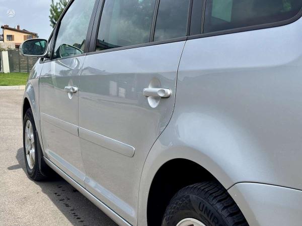 Grey Volkswagen Touran 2006 in Vilnius, with an engine capacity of 1.90 L and mileage of 288 thousand km for 2700 €, photo 5 on AUTOMOTO.COM.LV