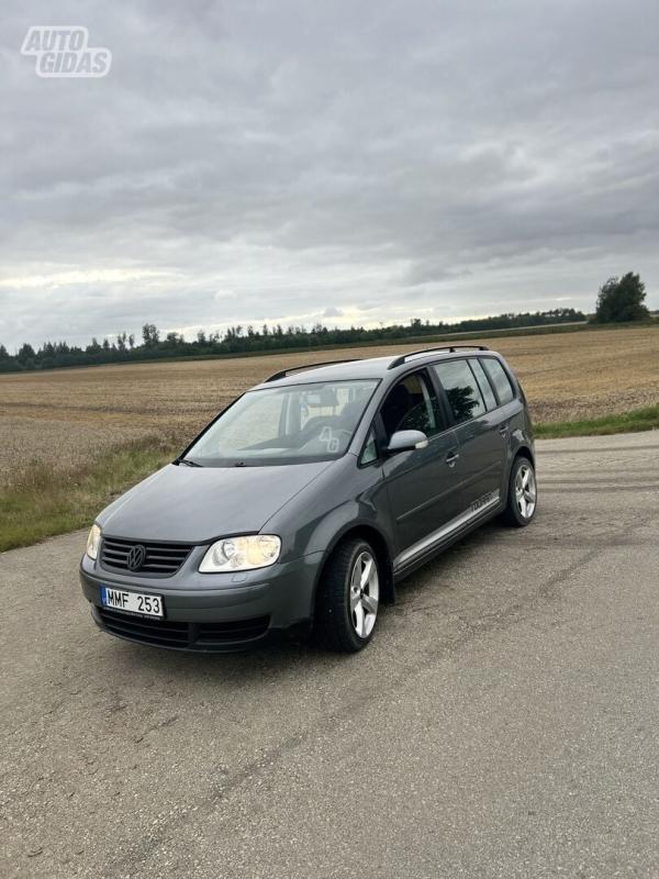 Volkswagen Touran 2006 in Joniskis on AUTOMOTO.COM.LV Grey Volkswagen Touran 2006 in Joniskis, with an engine capacity of 2.00 L and mileage of 253 thousand km for 1700 €, photo 1 on AUTOMOTO.COM.LV