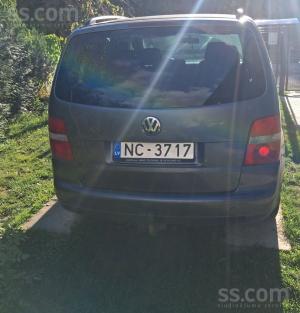 Pelēks Volkswagen Touran 2006 Jelgava, ar dzinēja tilpumu 1.90 L un nobraukumu 303 tūkst. km par 2300 €, foto  vietnē AUTOMOTO.COM.LV