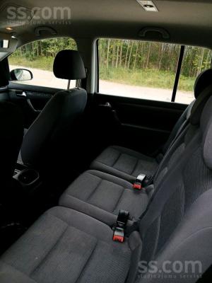 Pelēks Volkswagen Touran 2006 Ventspils, ar dzinēja tilpumu 2.00 L un nobraukumu 0 tūkst. km par 1100 €, foto 3 vietnē AUTOMOTO.COM.LV