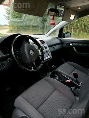 Pelēks Volkswagen Touran 2006 Ventspils, ar dzinēja tilpumu 2.00 L un nobraukumu 0 tūkst. km par 1100 €, foto 4 vietnē AUTOMOTO.COM.LV