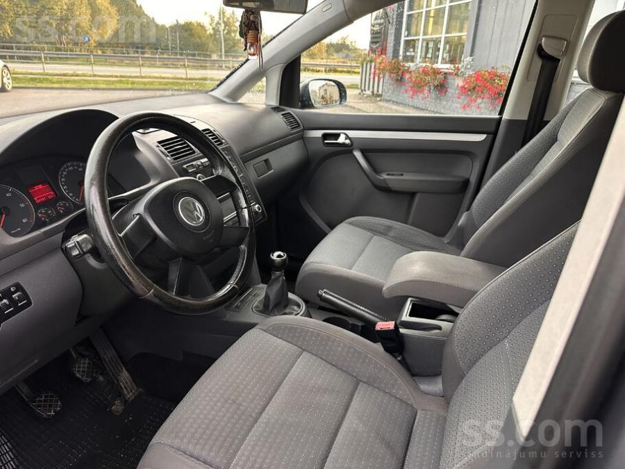 Grey Volkswagen Touran 2006 in Liepaja, with an engine capacity of 1.90 L and mileage of 227 thousand km for 2400 €, photo 9 on AUTOMOTO.COM.LV