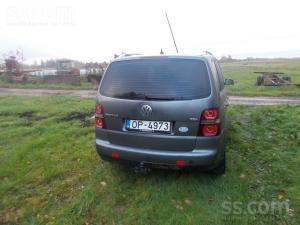 Pelēks Volkswagen Touran 2006 Preiļi, ar dzinēja tilpumu 1.90 L un nobraukumu 332 tūkst. km par 1700 €, foto  vietnē AUTOMOTO.COM.LV