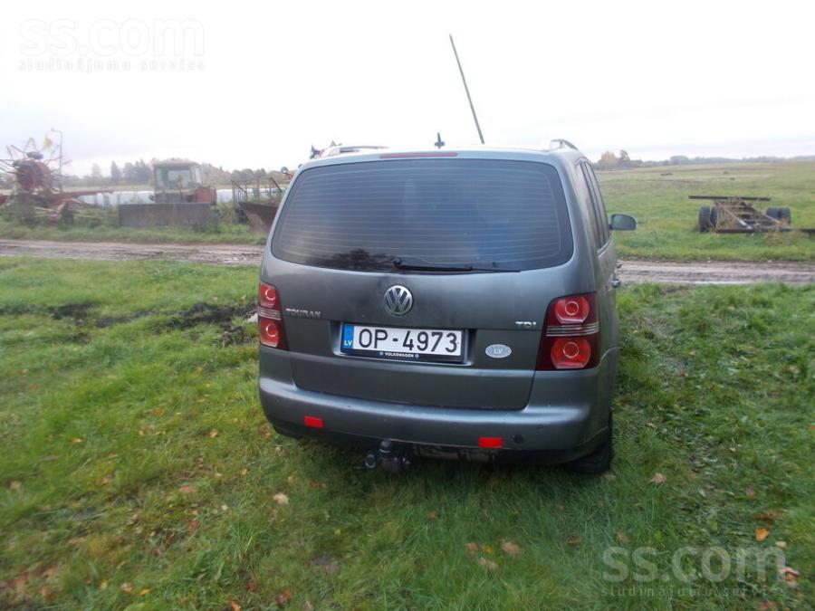 Grey Volkswagen Touran 2006 in Preili, with an engine capacity of 1.90 L and mileage of 332 thousand km for 1700 €, photo 1 on AUTOMOTO.COM.LV