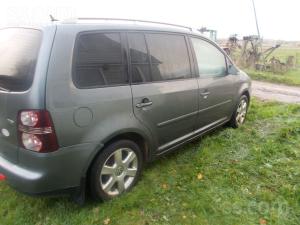 Grey Volkswagen Touran 2006 in Preili, with an engine capacity of 1.90 L and mileage of 332 thousand km for 1700 €, photo 3 on AUTOMOTO.COM.LV