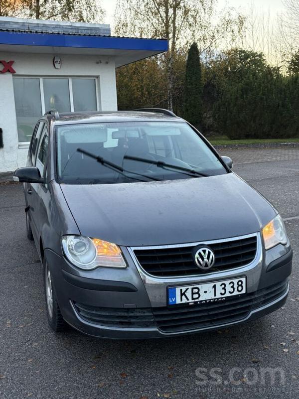 Grey Volkswagen Touran 2006 in Kuldiga, with an engine capacity of 1.60 L and mileage of 268 thousand km for 1600 €, photo 5 on AUTOMOTO.COM.LV