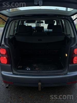 Grey Volkswagen Touran 2006 in Kuldiga, with an engine capacity of 1.60 L and mileage of 268 thousand km for 1600 €, photo 7 on AUTOMOTO.COM.LV