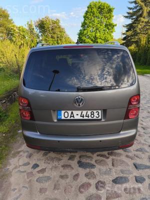 Grey Volkswagen Touran 2007 in Dobele, with an engine capacity of 1.40 L and mileage of 209 thousand km for 4450 €, photo 4 on AUTOMOTO.COM.LV
