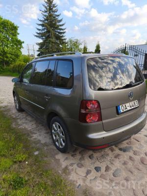 Grey Volkswagen Touran 2007 in Dobele, with an engine capacity of 1.40 L and mileage of 209 thousand km for 4450 €, photo 6 on AUTOMOTO.COM.LV