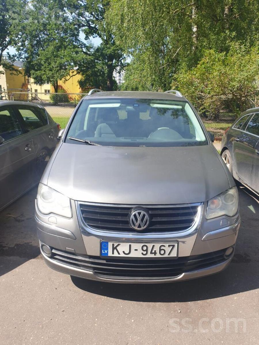Grey Volkswagen Touran 2007 in Riga, with an engine capacity of 2.00 L and mileage of 0 thousand km for 1800 €, photo 1 on AUTOMOTO.COM.LV
