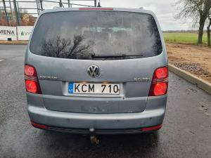 Grey Volkswagen Touran 2007 in Kedainiai, with an engine capacity of 1.97 L and mileage of 393 thousand km for 1800 €, photo 5 on AUTOMOTO.COM.LV