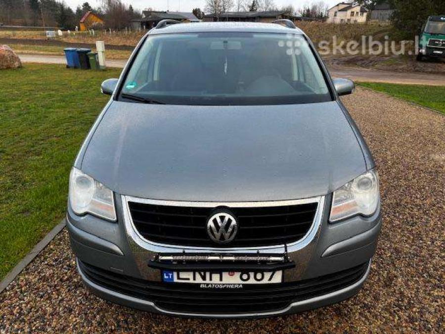 Pelēks Volkswagen Touran 2007 Zarasai, ar dzinēja tilpumu 1.90 L un nobraukumu 338 tūkst. km par 3200 €, foto 6 vietnē AUTOMOTO.COM.LV