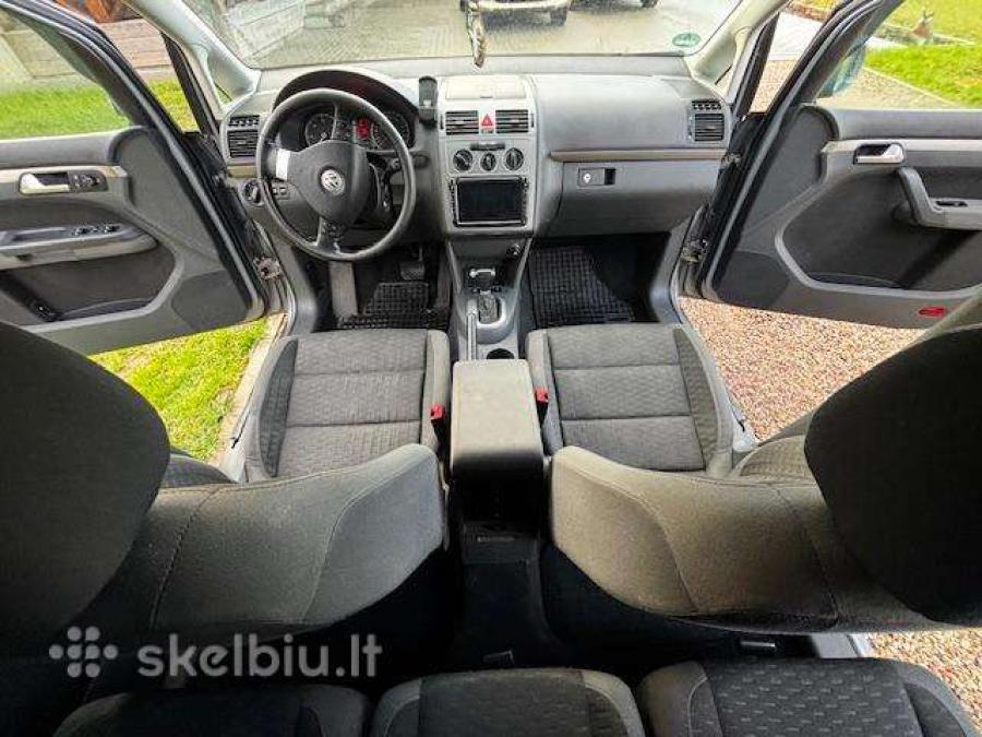 Pelēks Volkswagen Touran 2007 Zarasai, ar dzinēja tilpumu 1.90 L un nobraukumu 338 tūkst. km par 3200 €, foto 10 vietnē AUTOMOTO.COM.LV