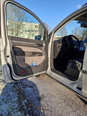 Pelēks Volkswagen Touran 2007 Šauļi, ar dzinēja tilpumu 1.97 L un nobraukumu 293 tūkst. km par 3800 €, foto 16 vietnē AUTOMOTO.COM.LV