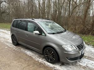 Grey Volkswagen Touran 2007 in Riga, with an engine capacity of 2.00 L and mileage of 460 thousand km for 2050 €, photo 3 on AUTOMOTO.COM.LV