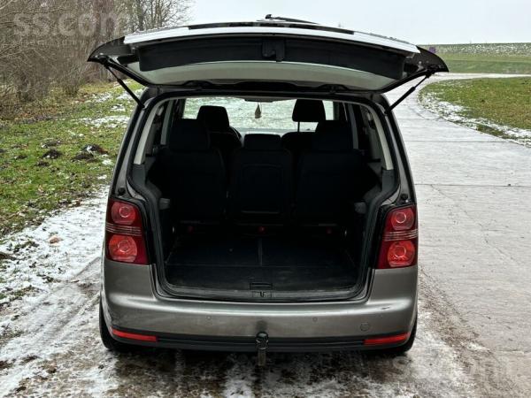 Grey Volkswagen Touran 2007 in Riga, with an engine capacity of 2.00 L and mileage of 460 thousand km for 2050 €, photo 5 on AUTOMOTO.COM.LV