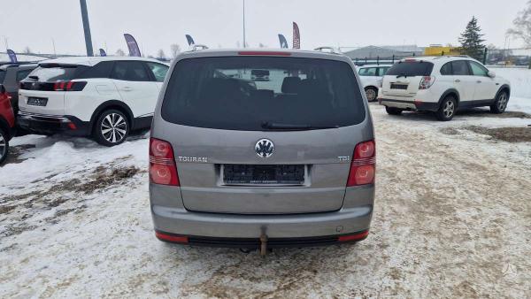 Grey Volkswagen Touran 2007 in Marijampole, with an engine capacity of 1.90 L and mileage of 264 thousand km for 3490 €, photo 6 on AUTOMOTO.COM.LV