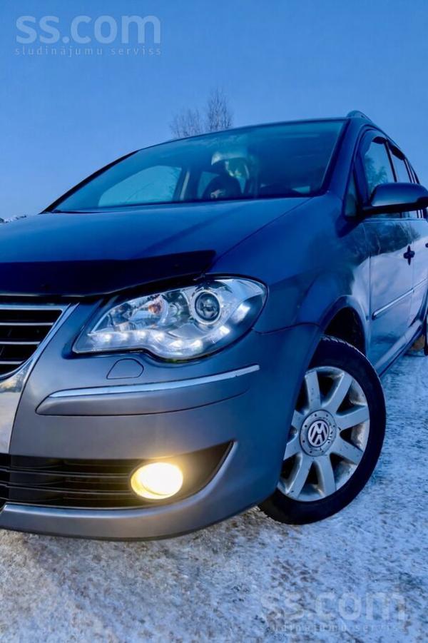 Grey Volkswagen Touran 2007 in Gulbene, with an engine capacity of 1.40 L and mileage of 379 thousand km for 2490 €, photo 1 on AUTOMOTO.COM.LV