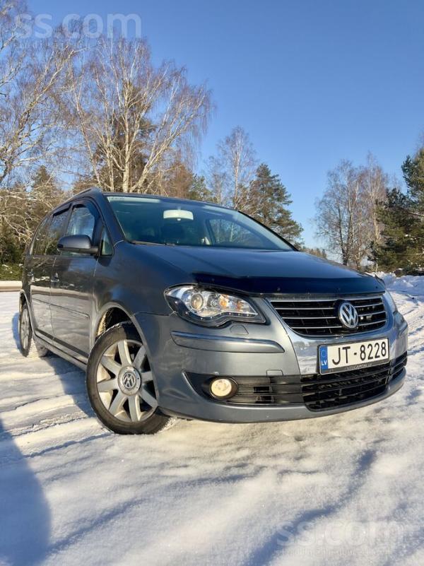 Pelēks Volkswagen Touran 2007 Gulbene, ar dzinēja tilpumu 1.40 L un nobraukumu 379 tūkst. km par 2490 €, foto 5 vietnē AUTOMOTO.COM.LV