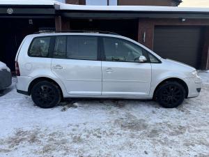 Grey Volkswagen Touran 2007 in Kaunas, with an engine capacity of 1.90 L and mileage of 307 thousand km for 2300 €, photo 2 on AUTOMOTO.COM.LV