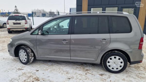 Pelēks Volkswagen Touran 2007 Marijampole, ar dzinēja tilpumu 1.90 L un nobraukumu 260 tūkst. km par 3490 €, foto 8 vietnē AUTOMOTO.COM.LV