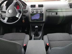 Pelēks Volkswagen Touran 2007 Jurbarkas, ar dzinēja tilpumu 2.00 L un nobraukumu 270 tūkst. km par 3200 €, foto 7 vietnē AUTOMOTO.COM.LV