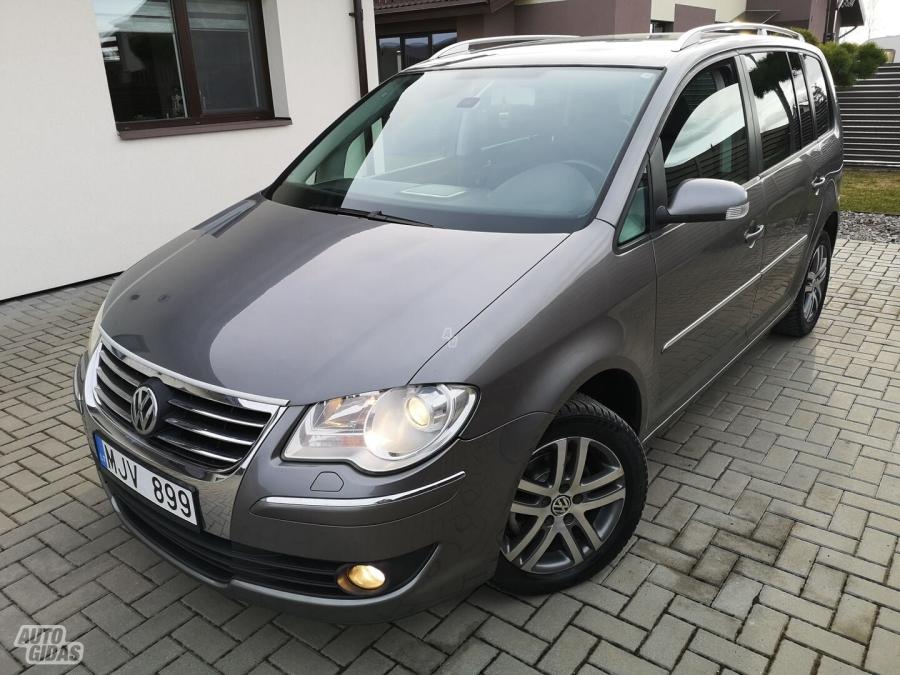 Grey Volkswagen Touran 2007 in Jurbarkas, with an engine capacity of 2.00 L and mileage of 270 thousand km for 3200 €, photo 2 on AUTOMOTO.COM.LV
