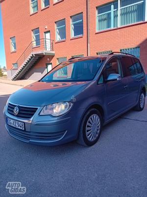 Pelēks Volkswagen Touran 2007 Vilkaviškis, ar dzinēja tilpumu 1.90 L un nobraukumu 322 tūkst. km par 3300 €, foto 3 vietnē AUTOMOTO.COM.LV