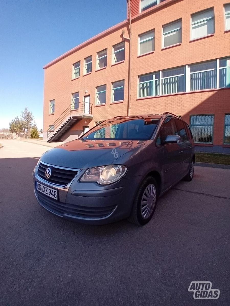 Pelēks Volkswagen Touran 2007 Vilkaviškis, ar dzinēja tilpumu 1.90 L un nobraukumu 322 tūkst. km par 3300 €, foto 7 vietnē AUTOMOTO.COM.LV