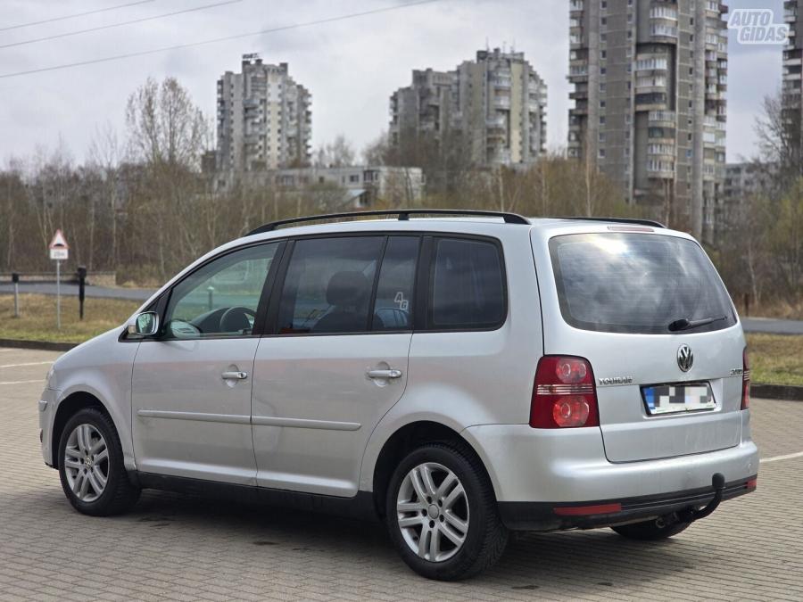 Grey Volkswagen Touran 2007 in Vilnius, with an engine capacity of 2.00 L and mileage of 363 thousand km for 1600 €, photo 6 on AUTOMOTO.COM.LV