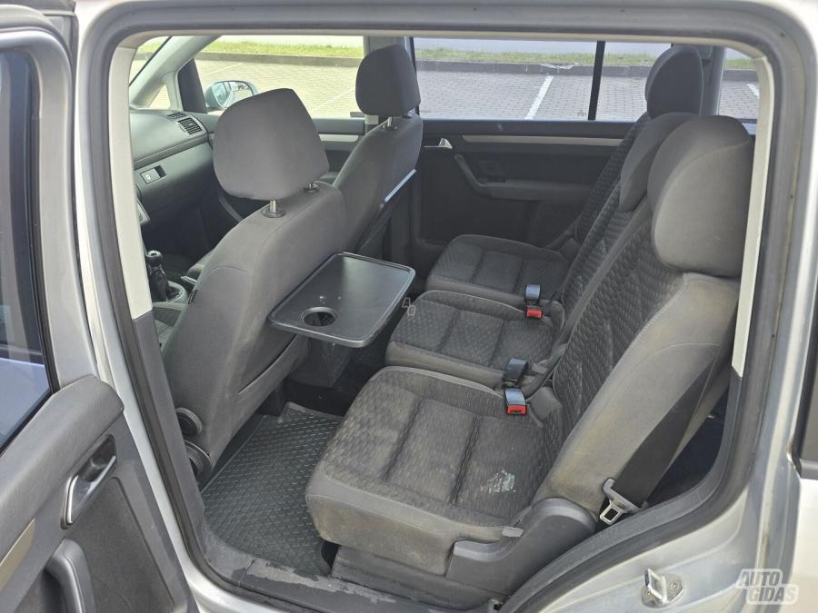 Grey Volkswagen Touran 2007 in Vilnius, with an engine capacity of 2.00 L and mileage of 363 thousand km for 1600 €, photo 13 on AUTOMOTO.COM.LV