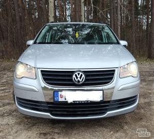 Pelēks Volkswagen Touran 2007 Viļņa, ar dzinēja tilpumu 1.40 L un nobraukumu 193 tūkst. km par 2350 €, foto 3 vietnē AUTOMOTO.COM.LV