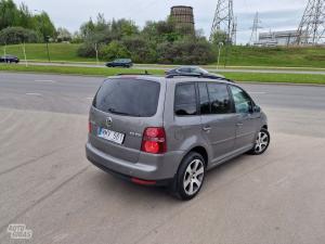 Pelēks Volkswagen Touran 2007 Kauņa, ar dzinēja tilpumu 2.00 L un nobraukumu 288 tūkst. km par 4300 €, foto 8 vietnē AUTOMOTO.COM.LV