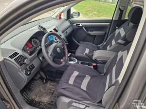 Pelēks Volkswagen Touran 2007 Kauņa, ar dzinēja tilpumu 2.00 L un nobraukumu 288 tūkst. km par 4300 €, foto 12 vietnē AUTOMOTO.COM.LV