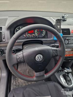 Pelēks Volkswagen Touran 2007 Kauņa, ar dzinēja tilpumu 2.00 L un nobraukumu 288 tūkst. km par 4300 €, foto 15 vietnē AUTOMOTO.COM.LV
