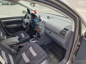 Pelēks Volkswagen Touran 2007 Kauņa, ar dzinēja tilpumu 2.00 L un nobraukumu 288 tūkst. km par 4300 €, foto 20 vietnē AUTOMOTO.COM.LV