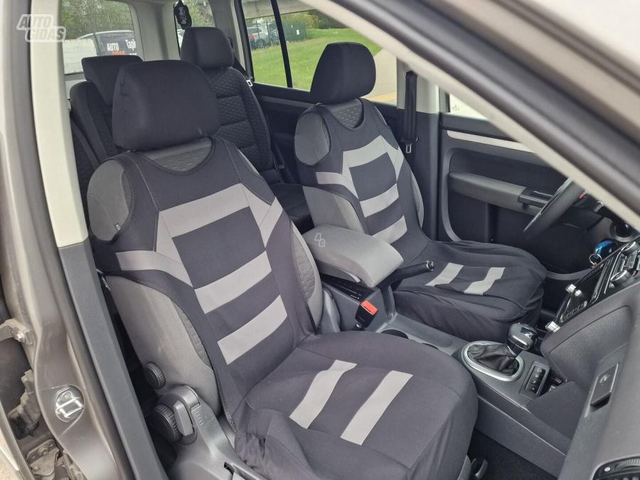Pelēks Volkswagen Touran 2007 Kauņa, ar dzinēja tilpumu 2.00 L un nobraukumu 288 tūkst. km par 4300 €, foto 21 vietnē AUTOMOTO.COM.LV