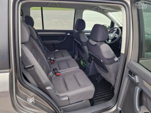 Pelēks Volkswagen Touran 2007 Kauņa, ar dzinēja tilpumu 2.00 L un nobraukumu 288 tūkst. km par 4300 €, foto 23 vietnē AUTOMOTO.COM.LV