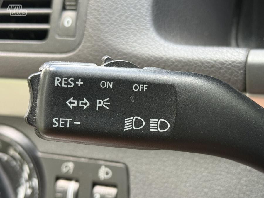 Grey Volkswagen Touran 2007 in Kaunas, with an engine capacity of 2.00 L and mileage of 262 thousand km for 1650 €, photo 12 on AUTOMOTO.COM.LV